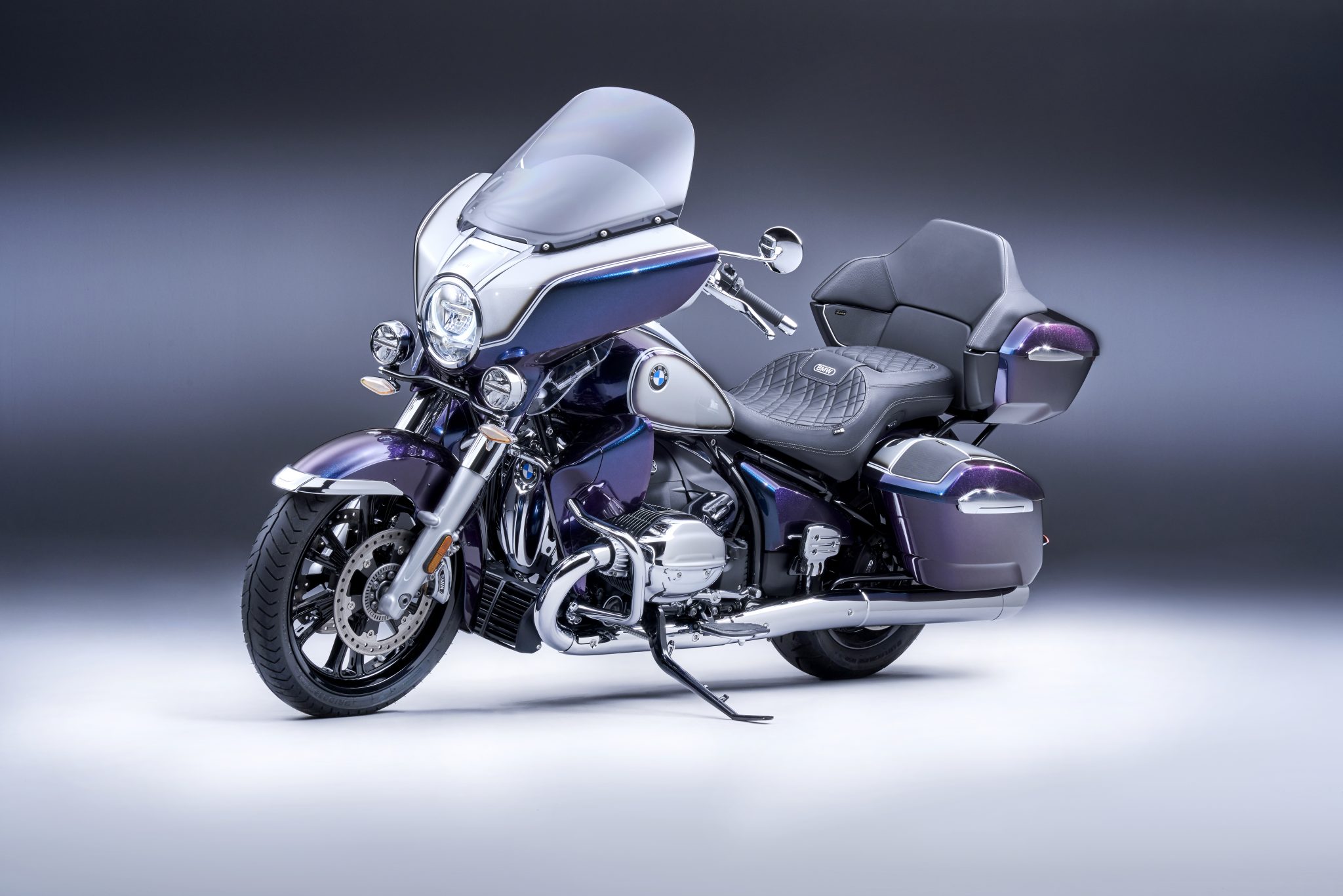 BMW Expands R 18 Line With Bagger, Dresser Models
