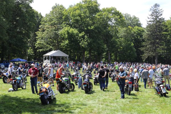 Brit Jam's Return Draws Marvelous Models And Hefty Crowd