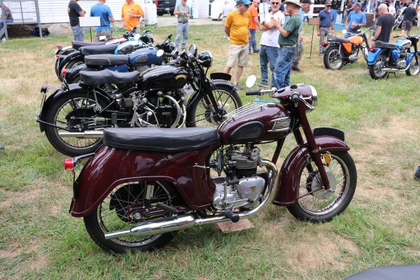 Brit Jam Draws Crowd, Rarities Attract Attention